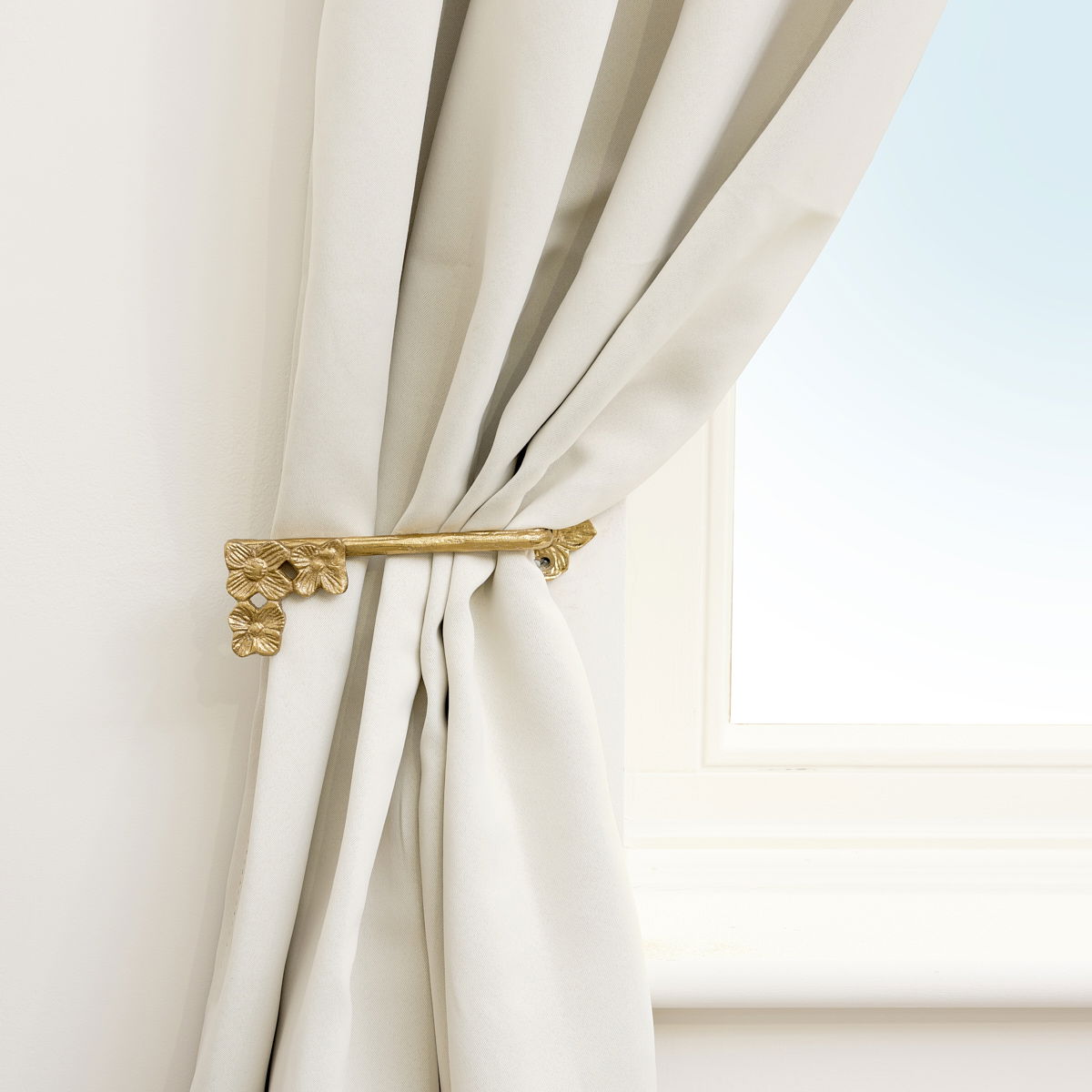 Set of 2 Antique Gold Metal Flower Tie Backs | Melody Maison