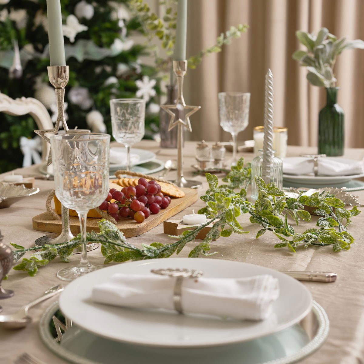 Snowy Leaf Christmas Garland - 190cm